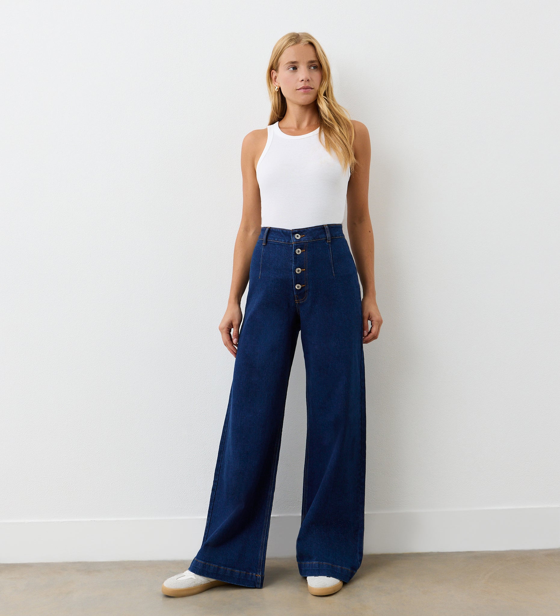 Tally Mid Wash Denim Jeans – Finery London